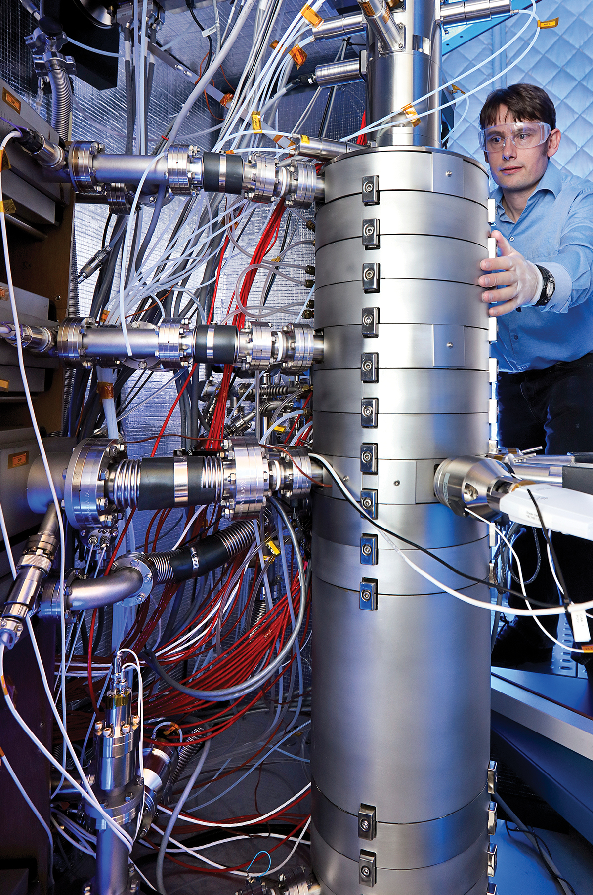 Staying ahead of Moore's law: ORNL researchers delve into quantum ... Staying ahead of Moore's law: ORNL researchers delve into quantum ...